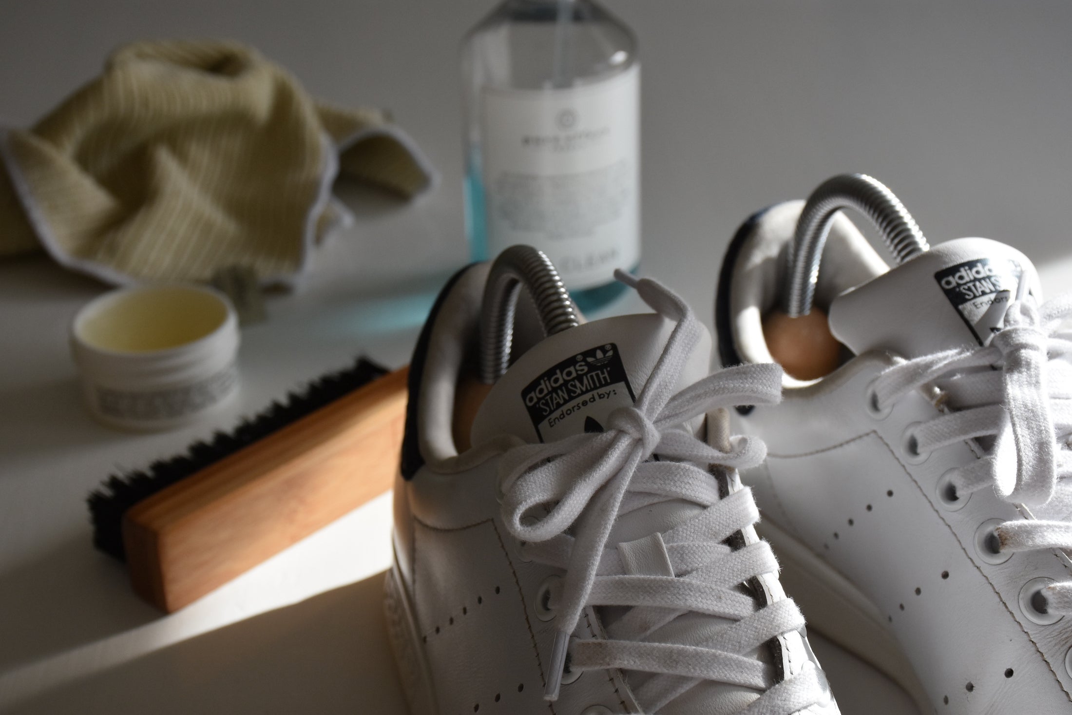 Why do your sneakers and active-wear smell bad? – pureeffectsweden